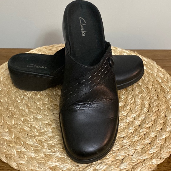 Clarks | Shoes | Clarks Womens Laurieann Ease Black Mules Size 27 ...